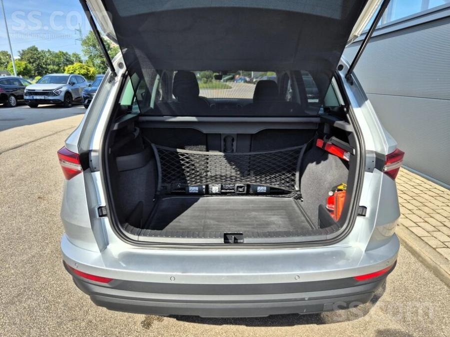 Grey Skoda Karoq 2022 in Riga, with an engine capacity of 1.50 L and mileage of 192 thousand km for 17490 €, photo 23 on AUTOMOTO.COM.LV