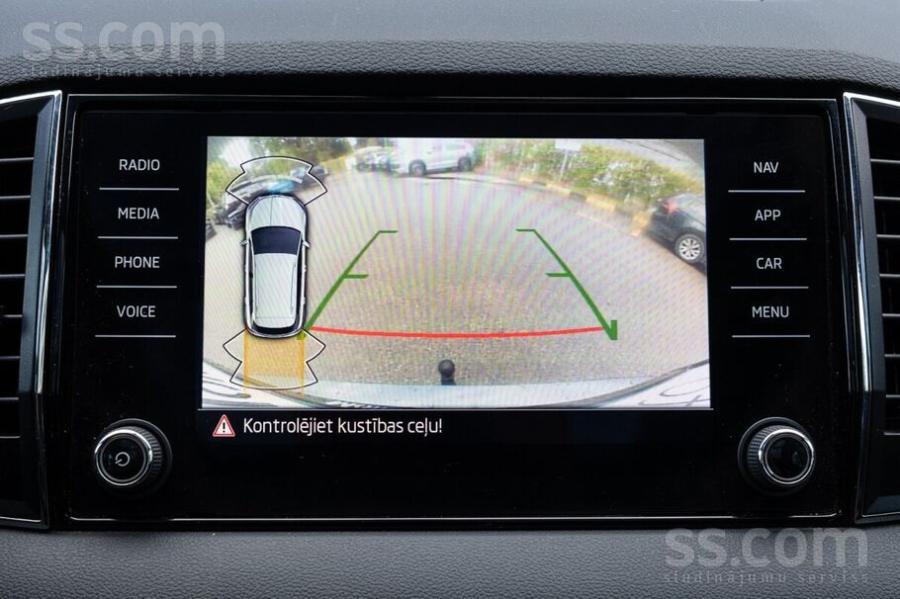 Pelēks Skoda Karoq 2022 Rīga, ar dzinēja tilpumu 2.00 L un nobraukumu 188 tūkst. km par 19950 €, foto 9 vietnē AUTOMOTO.COM.LV