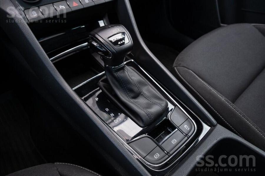 Pelēks Skoda Karoq 2022 Rīga, ar dzinēja tilpumu 2.00 L un nobraukumu 188 tūkst. km par 19950 €, foto 14 vietnē AUTOMOTO.COM.LV