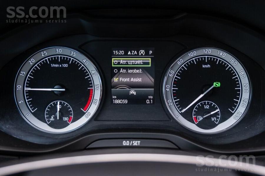 Pelēks Skoda Karoq 2022 Rīga, ar dzinēja tilpumu 2.00 L un nobraukumu 188 tūkst. km par 19950 €, foto 24 vietnē AUTOMOTO.COM.LV