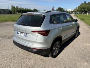 Grey Skoda Karoq 2022 in Kaunas, with an engine capacity of 1.97 L and mileage of 190 thousand km for 16300 €, photo 6 on AUTOMOTO.COM.LV
