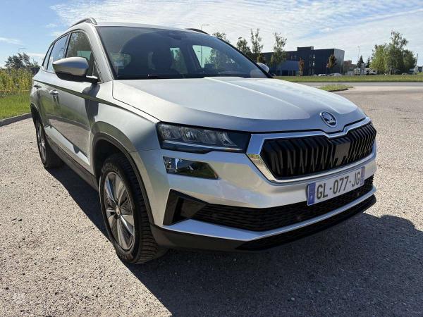 Grey Skoda Karoq 2022 in Kaunas, with an engine capacity of 1.97 L and mileage of 190 thousand km for 16300 €, photo 8 on AUTOMOTO.COM.LV