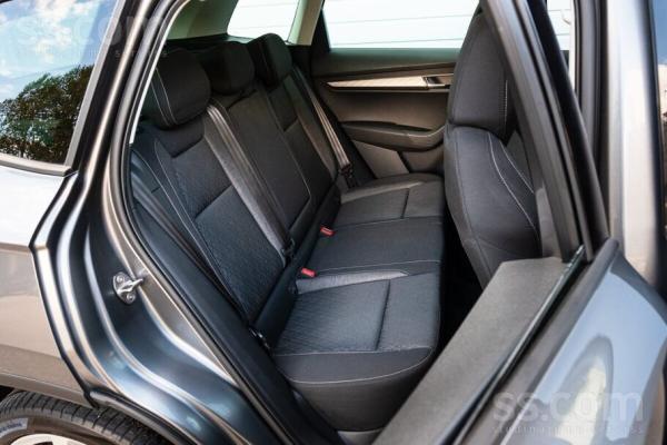 Skoda Karoq 2022 in Riga on AUTOMOTO.COM.LV Grey Skoda Karoq 2022 in Riga, with an engine capacity of 1.50 L and mileage of 134 thousand km for 21950 €, photo 9 on AUTOMOTO.COM.LV