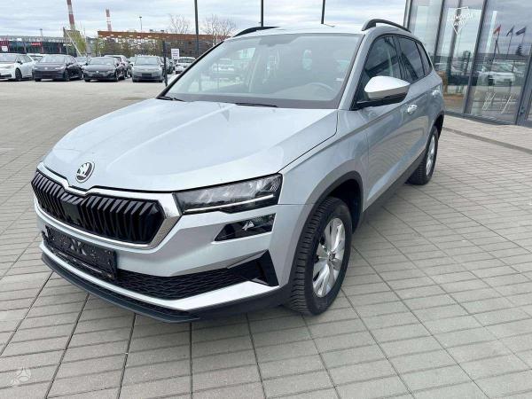 Grey Skoda Karoq 2022 in Kaunas, with an engine capacity of 1.50 L and mileage of 205 thousand km for 16900 €, photo 1 on AUTOMOTO.COM.LV