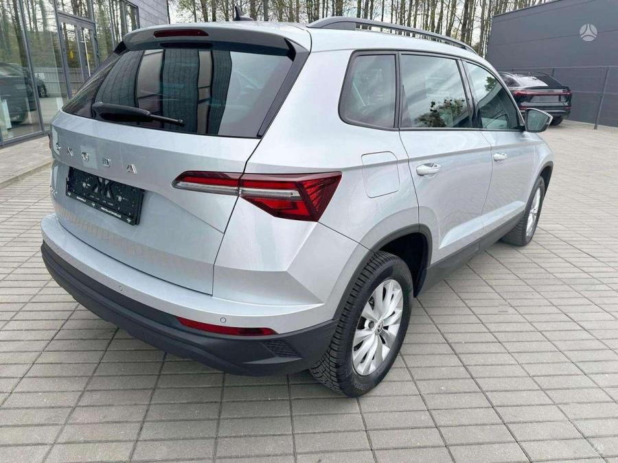 Pelēks Skoda Karoq 2022 Kauņa, ar dzinēja tilpumu 1.50 L un nobraukumu 205 tūkst. km par 16900 €, foto 5 vietnē AUTOMOTO.COM.LV