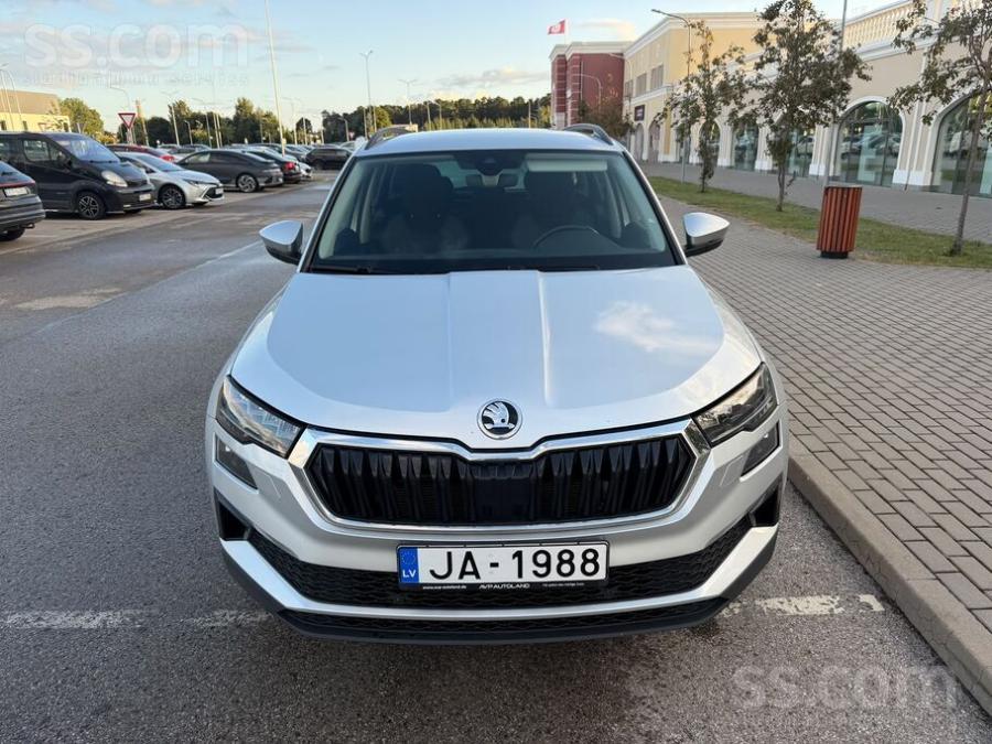 Grey Skoda Karoq 2022 in Riga, with an engine capacity of 2.00 L and mileage of 193 thousand km for 20800 €, photo 8 on AUTOMOTO.COM.LV