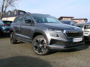Pelēks Skoda Karoq 2023 Kauņa, ar dzinēja tilpumu 1.50 L un nobraukumu 15 tūkst. km par 32587 €, foto  vietnē AUTOMOTO.COM.LV