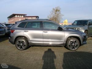 Pelēks Skoda Karoq 2023 Kauņa, ar dzinēja tilpumu 1.50 L un nobraukumu 15 tūkst. km par 32587 €, foto 4 vietnē AUTOMOTO.COM.LV