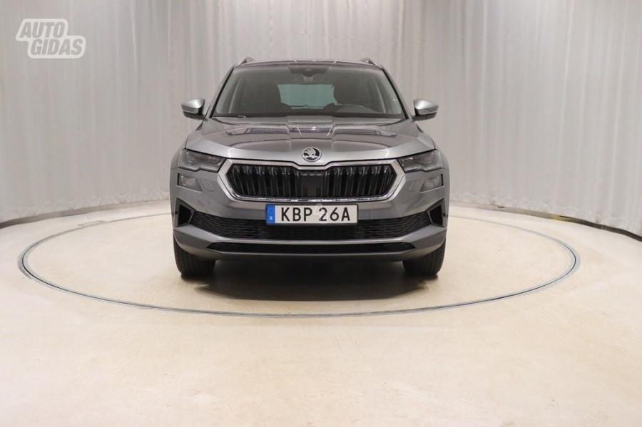 Pelēks Skoda Karoq 2023 Kauņa, ar dzinēja tilpumu 0.00 L un nobraukumu 35 tūkst. km par 33231 €, foto 2 vietnē AUTOMOTO.COM.LV
