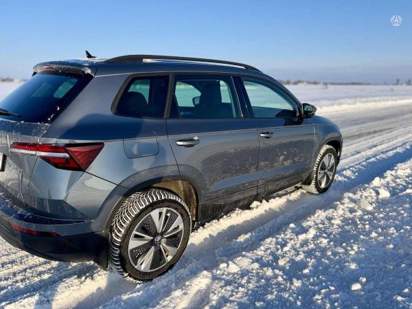 Pelēks Skoda Karoq 2023 Kauņa, ar dzinēja tilpumu 1.97 L un nobraukumu 128 tūkst. km par 23200 €, foto 2 vietnē AUTOMOTO.COM.LV