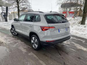 Grey Skoda Karoq 2023 in Taurage, with an engine capacity of 1.97 L and mileage of 133 thousand km for 18500 €, photo 4 on AUTOMOTO.COM.LV
