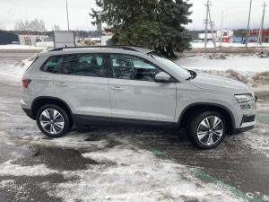 Grey Skoda Karoq 2023 in Taurage, with an engine capacity of 1.97 L and mileage of 133 thousand km for 18500 €, photo 8 on AUTOMOTO.COM.LV