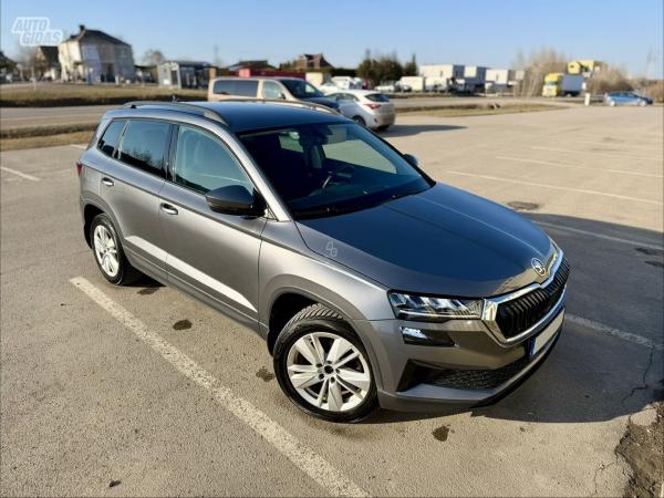 Pelēks Skoda Karoq 2023 Kauņa, ar dzinēja tilpumu 2.00 L un nobraukumu 126 tūkst. km par 19900 €, foto 2 vietnē AUTOMOTO.COM.LV
