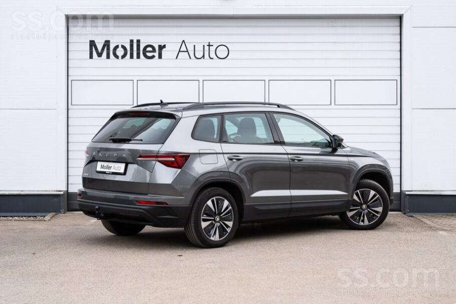 Grey Skoda Karoq 2023 in Riga, with an engine capacity of 1.50 L and mileage of 143 thousand km for 21950 €, photo 4 on AUTOMOTO.COM.LV