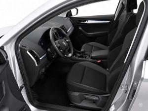 Grey Skoda Karoq 2023 in Kaunas, with an engine capacity of 1.97 L and mileage of 154 thousand km for 17900 €, photo 6 on AUTOMOTO.COM.LV