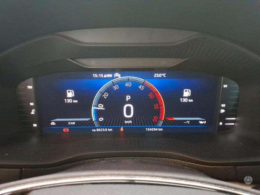 Grey Skoda Karoq 2023 in Kaunas, with an engine capacity of 1.97 L and mileage of 154 thousand km for 17900 €, photo 8 on AUTOMOTO.COM.LV