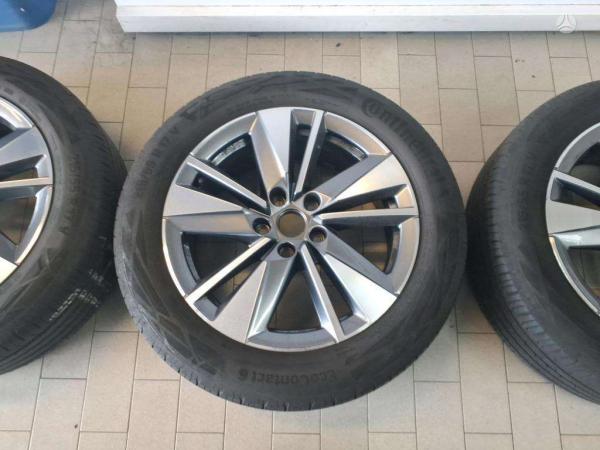 Grey Skoda Karoq 2023 in Kaunas, with an engine capacity of 1.97 L and mileage of 154 thousand km for 17900 €, photo 8 on AUTOMOTO.COM.LV