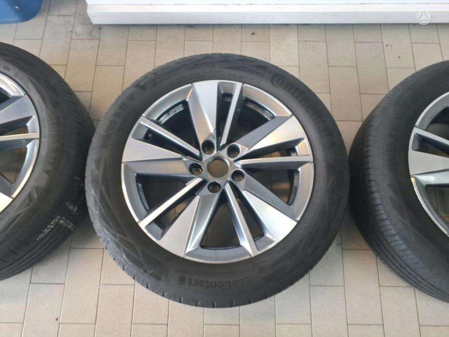 Grey Skoda Karoq 2023 in Kaunas, with an engine capacity of 1.97 L and mileage of 154 thousand km for 17900 €, photo 9 on AUTOMOTO.COM.LV