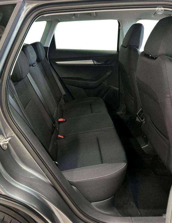 Grey Skoda Karoq 2023 in Kaunas, with an engine capacity of 1.97 L and mileage of 83 thousand km for 22400 €, photo 7 on AUTOMOTO.COM.LV