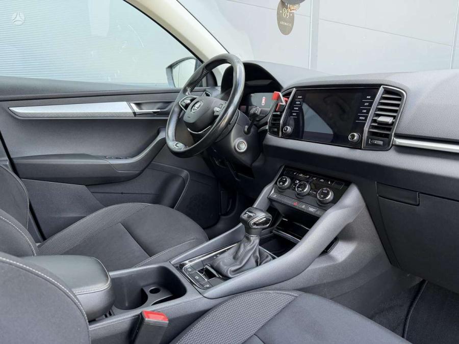 Grey Skoda Karoq 2023 in Siauliai, with an engine capacity of 1.97 L and mileage of 179 thousand km for 18200 €, photo 14 on AUTOMOTO.COM.LV