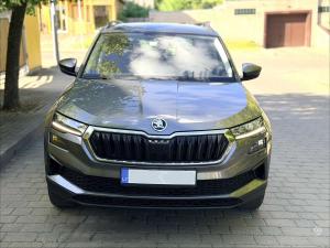 Grey Skoda Karoq 2023 in Kedainiai, with an engine capacity of 1.97 L and mileage of 131 thousand km for 21600 €, photo  on AUTOMOTO.COM.LV