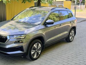 Grey Skoda Karoq 2023 in Kedainiai, with an engine capacity of 1.97 L and mileage of 131 thousand km for 21600 €, photo 3 on AUTOMOTO.COM.LV
