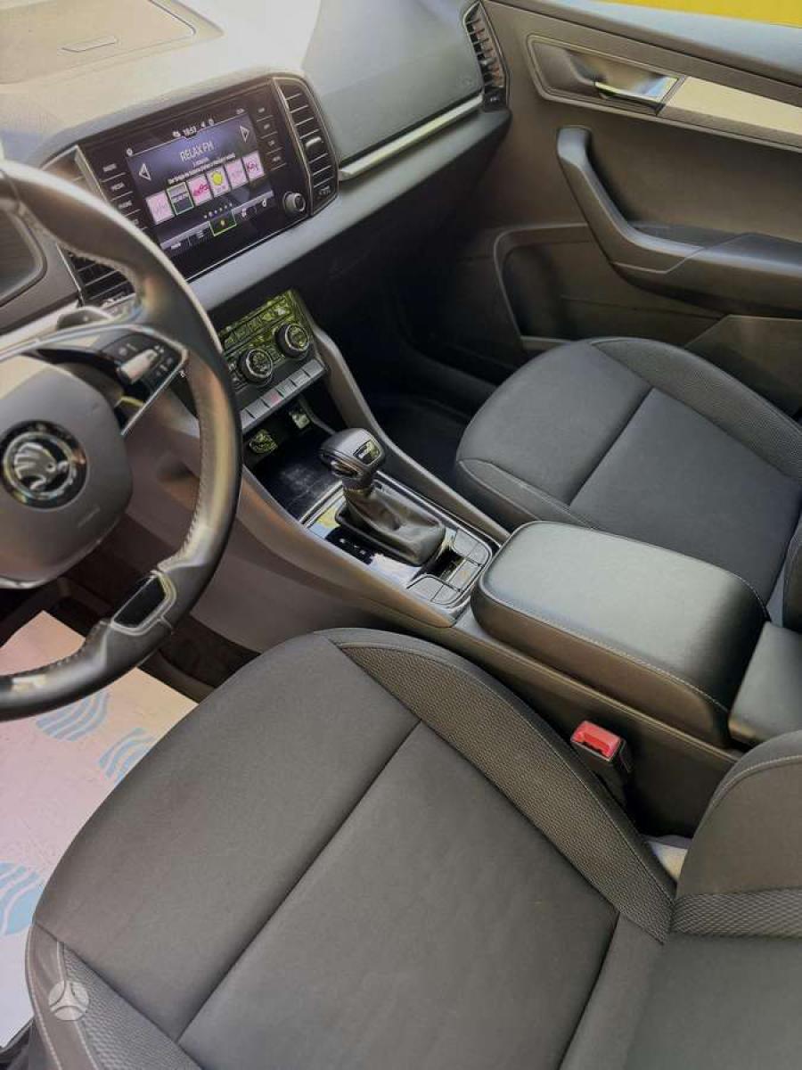 Grey Skoda Karoq 2023 in Kedainiai, with an engine capacity of 1.97 L and mileage of 131 thousand km for 21600 €, photo 10 on AUTOMOTO.COM.LV