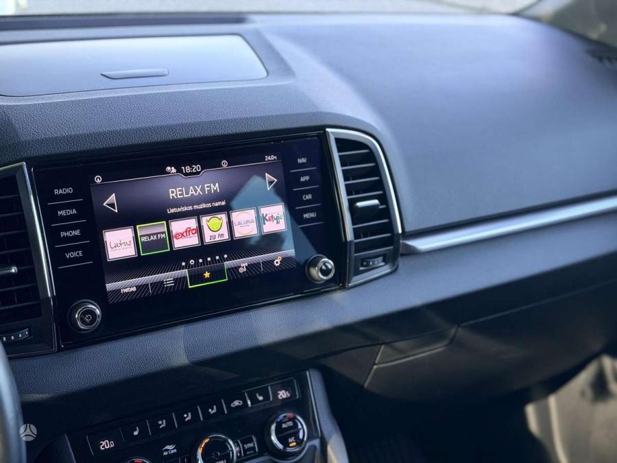 Grey Skoda Karoq 2023 in Kedainiai, with an engine capacity of 1.97 L and mileage of 131 thousand km for 21600 €, photo 18 on AUTOMOTO.COM.LV