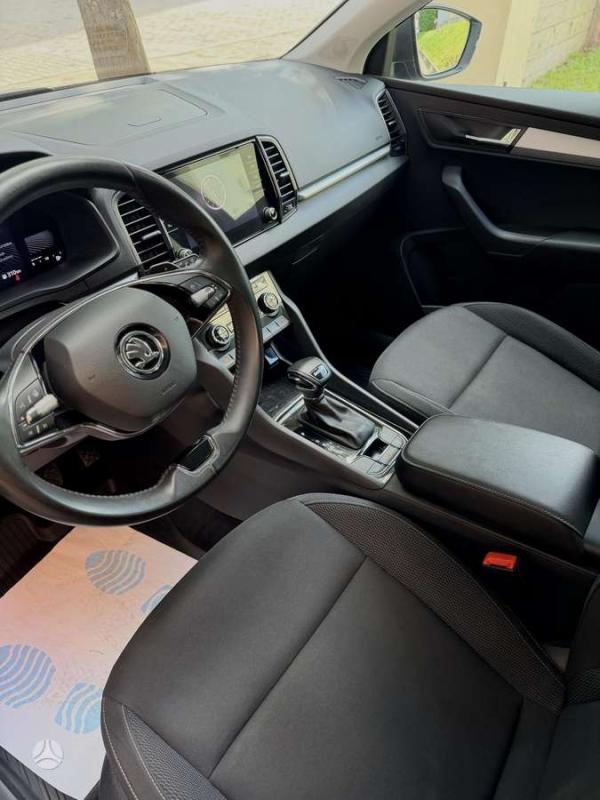 Grey Skoda Karoq 2023 in Kedainiai, with an engine capacity of 1.97 L and mileage of 119 thousand km for 21700 €, photo 10 on AUTOMOTO.COM.LV