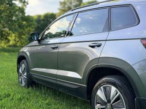 Grey Skoda Karoq 2023 in Kaunas, with an engine capacity of 1.97 L and mileage of 156 thousand km for 20500 €, photo 11 on AUTOMOTO.COM.LV