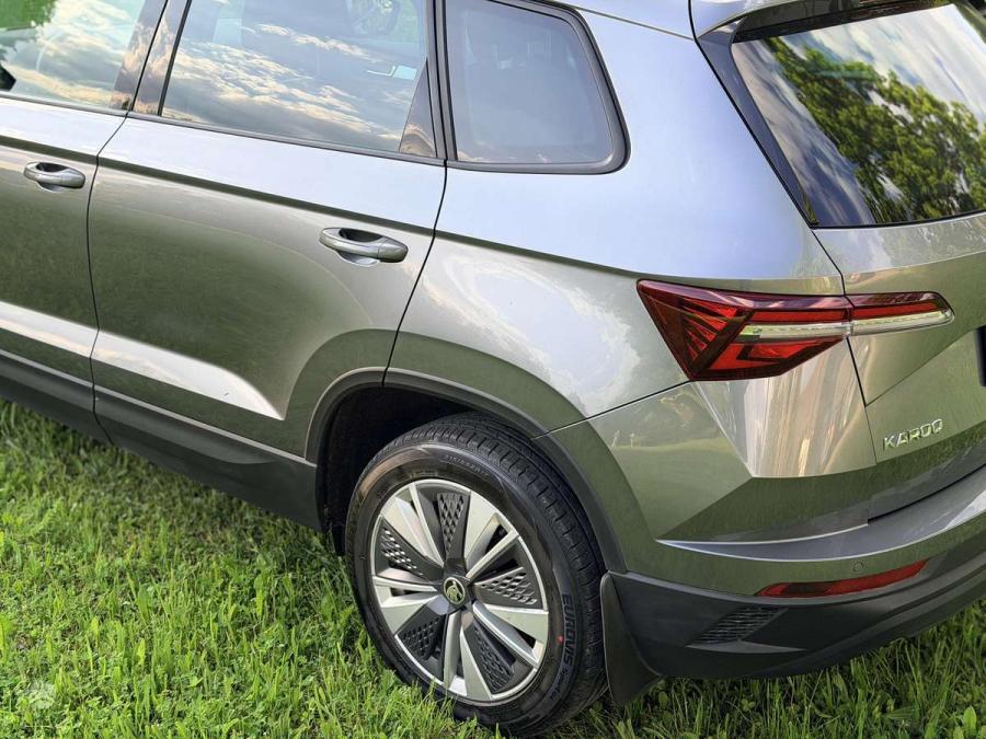 Grey Skoda Karoq 2023 in Kaunas, with an engine capacity of 1.97 L and mileage of 156 thousand km for 20500 €, photo 12 on AUTOMOTO.COM.LV