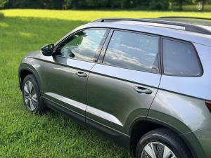 Grey Skoda Karoq 2023 in Kaunas, with an engine capacity of 1.97 L and mileage of 156 thousand km for 20500 €, photo 13 on AUTOMOTO.COM.LV