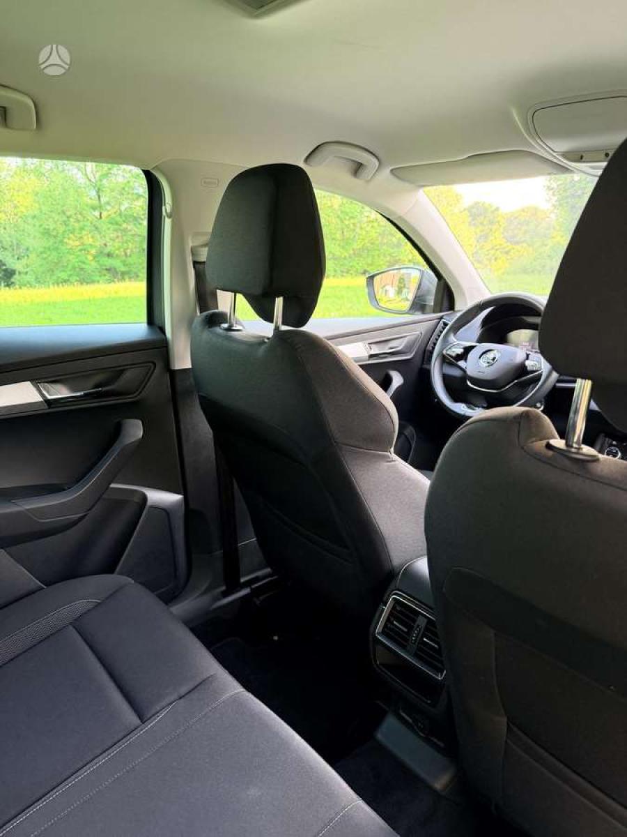 Grey Skoda Karoq 2023 in Kaunas, with an engine capacity of 1.97 L and mileage of 156 thousand km for 20500 €, photo 15 on AUTOMOTO.COM.LV