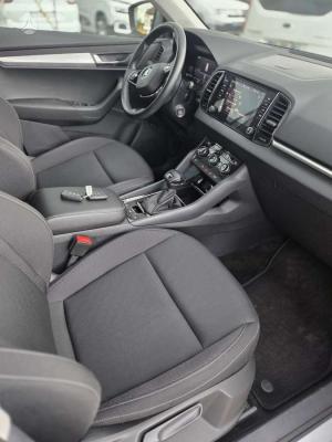 Grey Skoda Karoq 2023 in Taurage, with an engine capacity of 1.97 L and mileage of 201 thousand km for 14300 €, photo 14 on AUTOMOTO.COM.LV