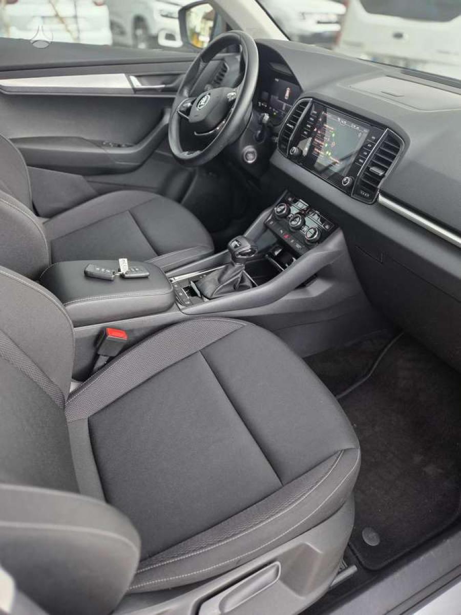 Grey Skoda Karoq 2023 in Taurage, with an engine capacity of 1.97 L and mileage of 201 thousand km for 14300 €, photo 14 on AUTOMOTO.COM.LV