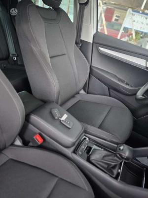 Grey Skoda Karoq 2023 in Taurage, with an engine capacity of 1.97 L and mileage of 201 thousand km for 14300 €, photo 15 on AUTOMOTO.COM.LV