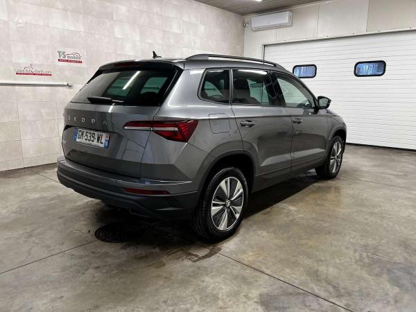 Pelēks Skoda Karoq 2023 Marijampole, ar dzinēja tilpumu 1.50 L un nobraukumu 172 tūkst. km par 18090 €, foto 4 vietnē AUTOMOTO.COM.LV