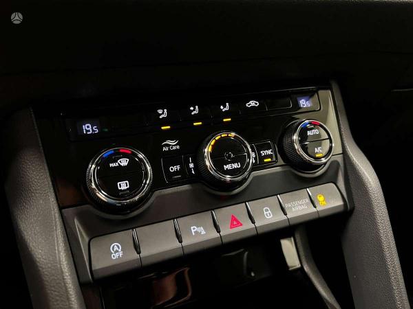 Pelēks Skoda Karoq 2023 Marijampole, ar dzinēja tilpumu 1.50 L un nobraukumu 172 tūkst. km par 18090 €, foto 10 vietnē AUTOMOTO.COM.LV