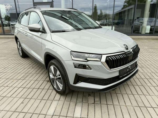 Pelēks Skoda Karoq 2023 Kauņa, ar dzinēja tilpumu 1.50 L un nobraukumu 193 tūkst. km par 19300 €, foto 2 vietnē AUTOMOTO.COM.LV
