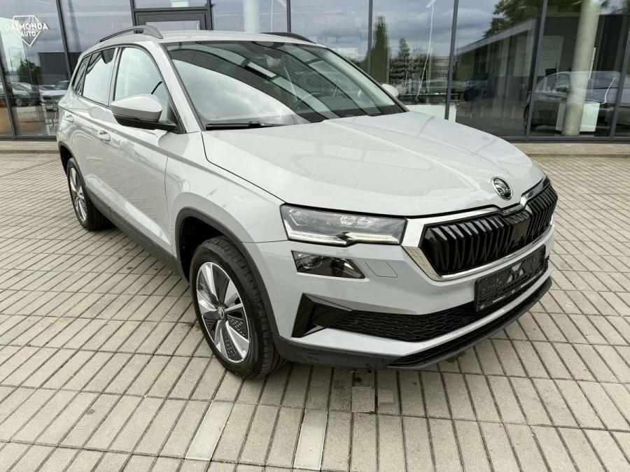 Pelēks Skoda Karoq 2023 Kauņa, ar dzinēja tilpumu 1.50 L un nobraukumu 193 tūkst. km par 19300 €, foto 3 vietnē AUTOMOTO.COM.LV