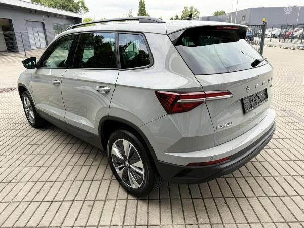 Pelēks Skoda Karoq 2023 Kauņa, ar dzinēja tilpumu 1.50 L un nobraukumu 193 tūkst. km par 19300 €, foto 3 vietnē AUTOMOTO.COM.LV