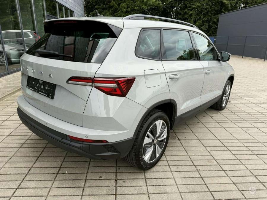 Pelēks Skoda Karoq 2023 Kauņa, ar dzinēja tilpumu 1.50 L un nobraukumu 193 tūkst. km par 19300 €, foto 5 vietnē AUTOMOTO.COM.LV
