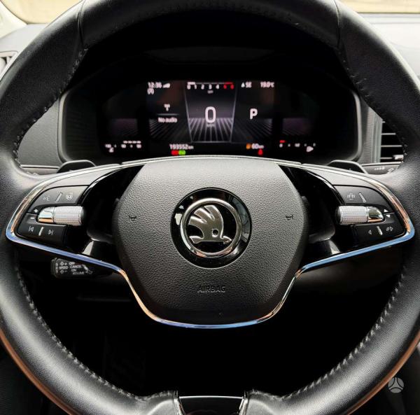 Pelēks Skoda Karoq 2023 Kauņa, ar dzinēja tilpumu 1.50 L un nobraukumu 193 tūkst. km par 19300 €, foto 8 vietnē AUTOMOTO.COM.LV