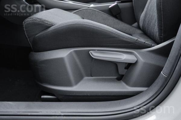 Pelēks Skoda Karoq 2023 Rīga, ar dzinēja tilpumu 2.00 L un nobraukumu 144 tūkst. km par 23650 €, foto 8 vietnē AUTOMOTO.COM.LV