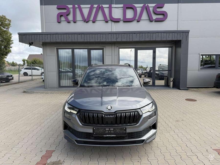Pelēks Skoda Karoq 2023 Šauļi, ar dzinēja tilpumu 1.50 L un nobraukumu 200 tūkst. km par 22990 €, foto 1 vietnē AUTOMOTO.COM.LV