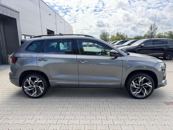 Grey Skoda Karoq 2023 in Siauliai, with an engine capacity of 1.50 L and mileage of 200 thousand km for 22990 €, photo 3 on AUTOMOTO.COM.LV
