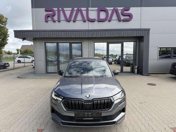 Grey Skoda Karoq 2023 in Siauliai, with an engine capacity of 1.50 L and mileage of 200 thousand km for 22990 €, photo 4 on AUTOMOTO.COM.LV