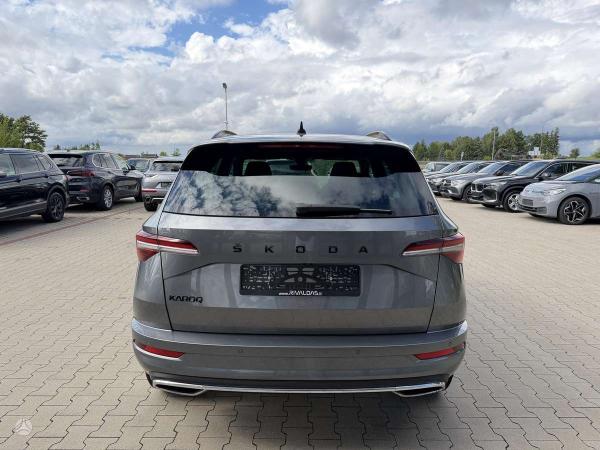 Grey Skoda Karoq 2023 in Siauliai, with an engine capacity of 1.50 L and mileage of 200 thousand km for 22990 €, photo 9 on AUTOMOTO.COM.LV