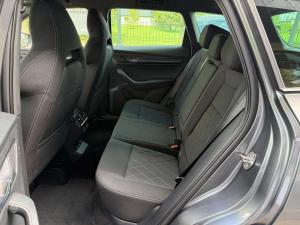 Pelēks Skoda Karoq 2023 Šauļi, ar dzinēja tilpumu 1.50 L un nobraukumu 200 tūkst. km par 22990 €, foto 21 vietnē AUTOMOTO.COM.LV