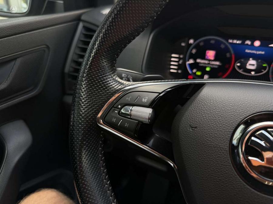 Pelēks Skoda Karoq 2023 Šauļi, ar dzinēja tilpumu 1.50 L un nobraukumu 200 tūkst. km par 22990 €, foto 27 vietnē AUTOMOTO.COM.LV
